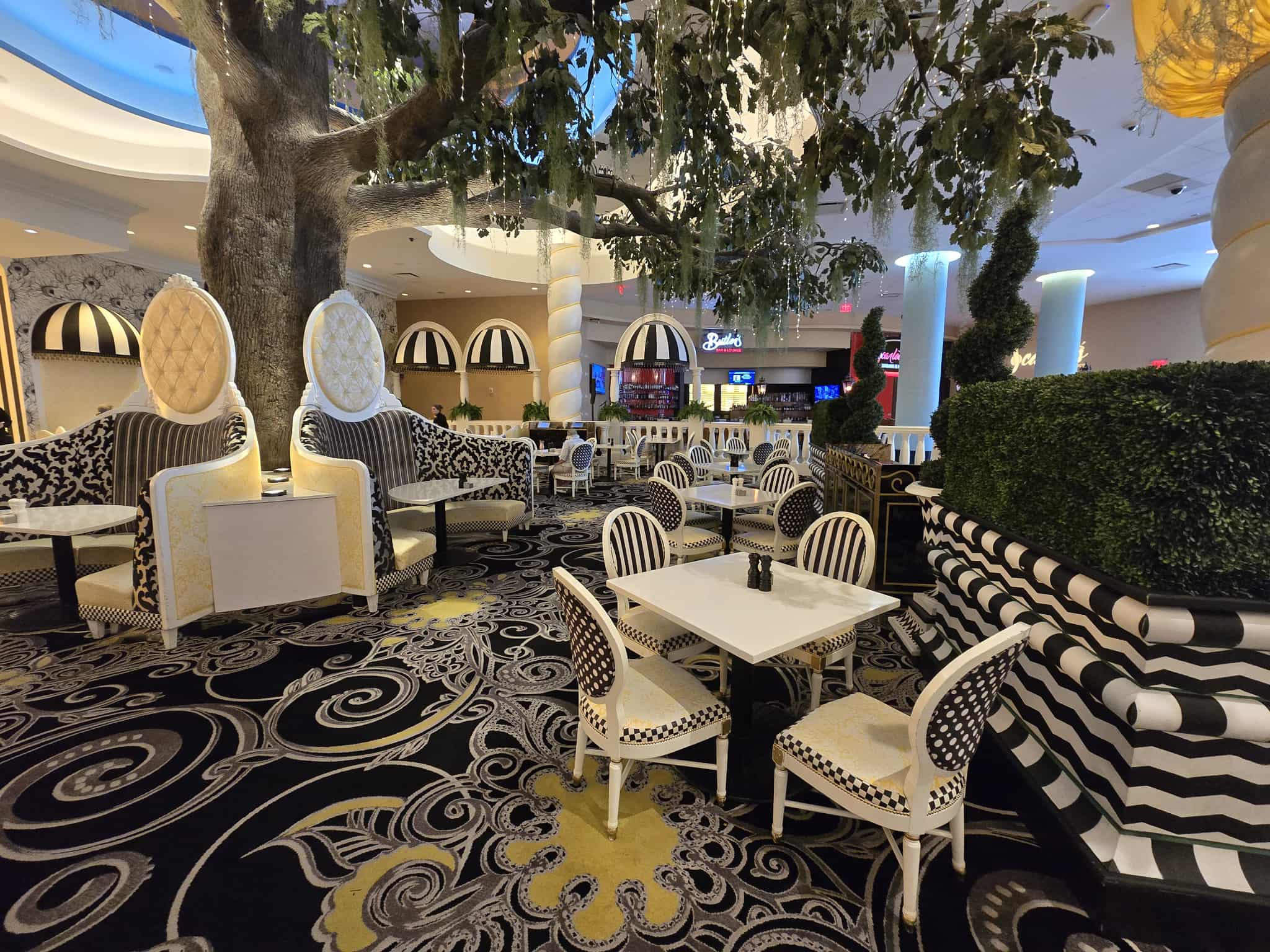 Under the Oak Café: Enjoy comfort food classics, traditional Southern ...
